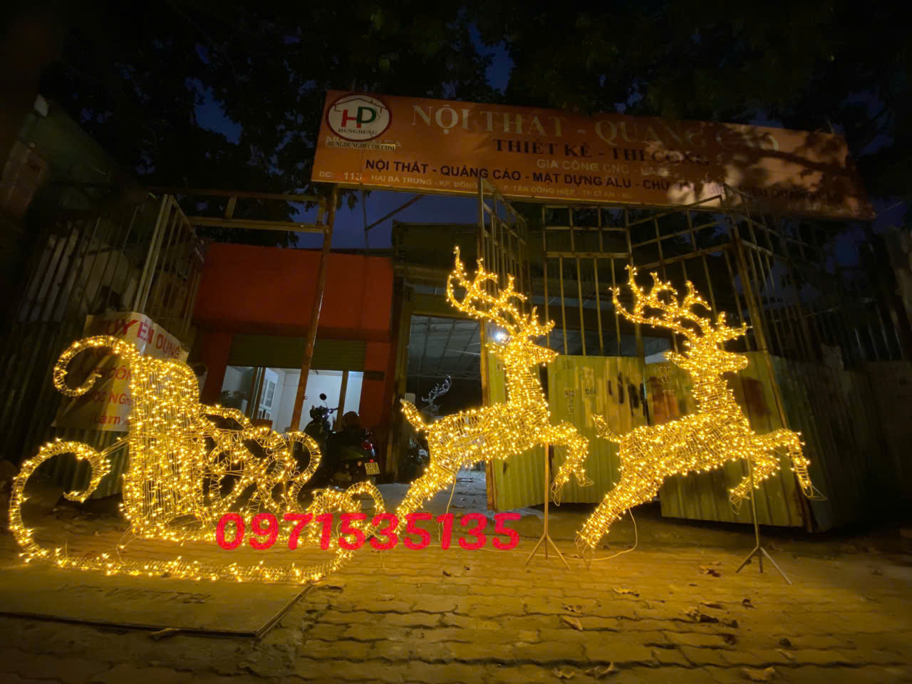 cỗ xe kéo tuần lộc trang trí noel